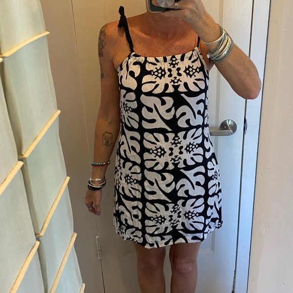 Hula Bay | Dresses | Hula Bay Black And White Hawaiian Rayon Mini Dress ...